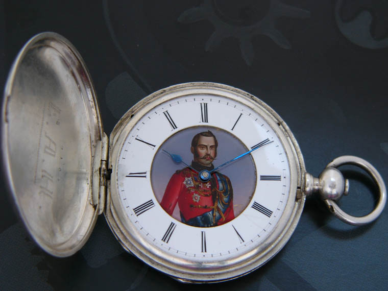 TimeZone : Vintage Watches Archive » Vintage pocket with a portrait